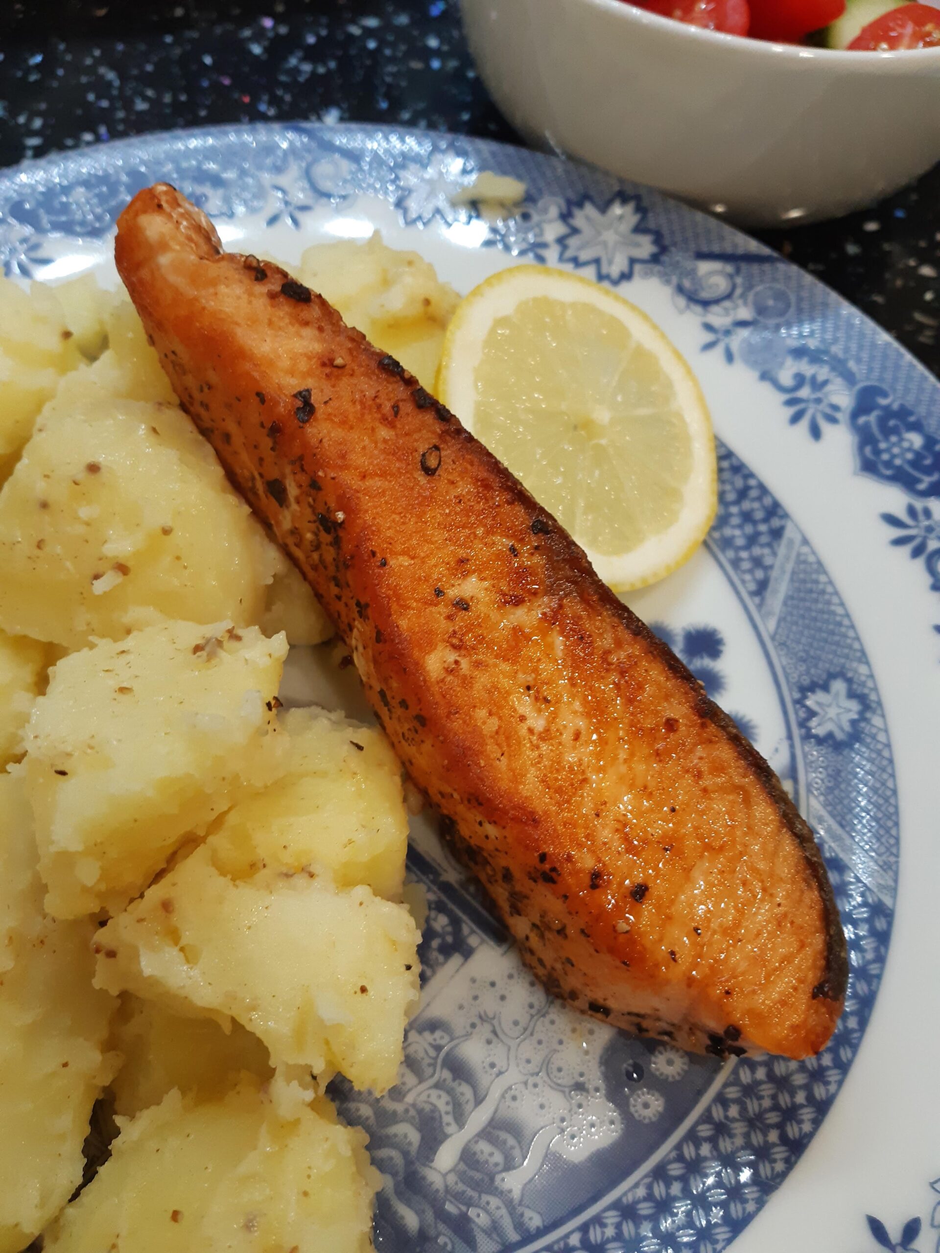 How to cook salmon fillets on a pan - Markie's Kitchen